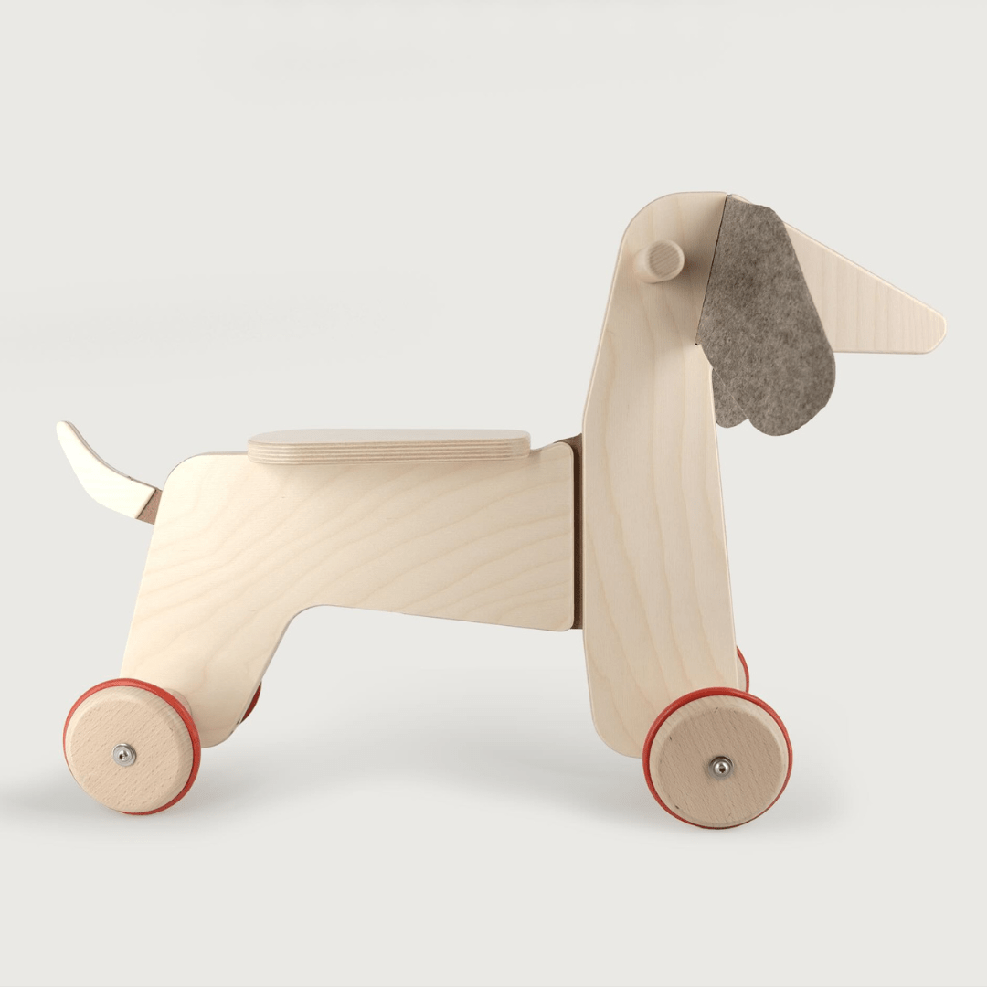 Wooden dog carrier - Robust, elegant and playful European design